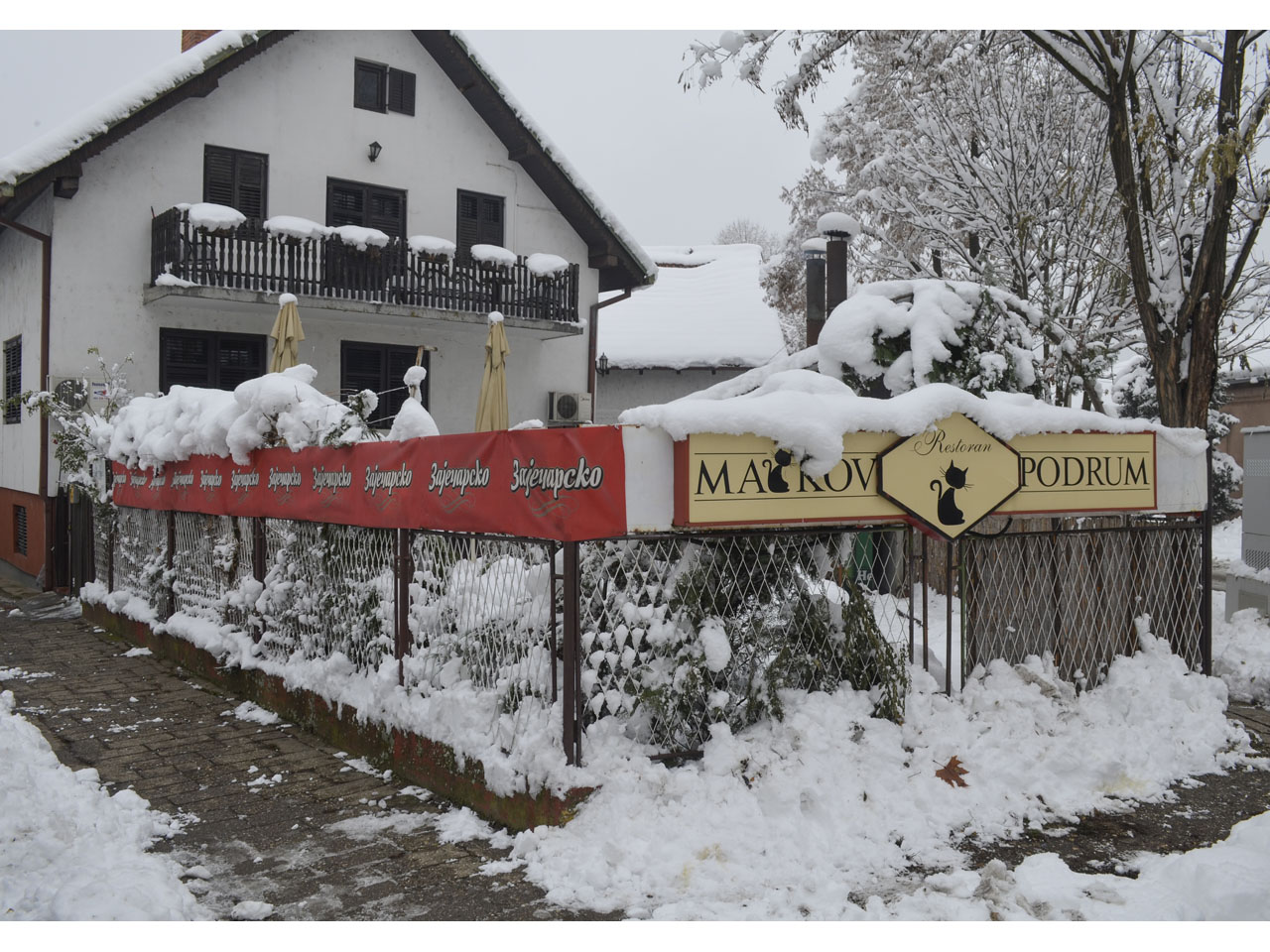 RESTORAN MAČKOV PODRUM | Krilca na žaru Zemun, Punjena krilca na žaru ...