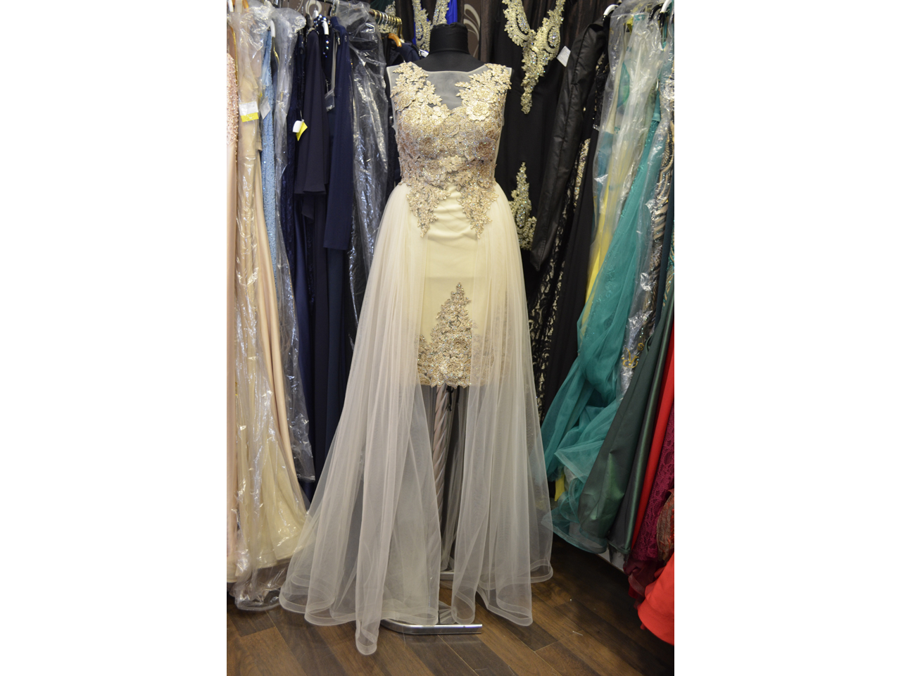 BUTIK PAR | Ženske haljine Novi Beograd, Smokinzi, frakovi Novi Beograd ...