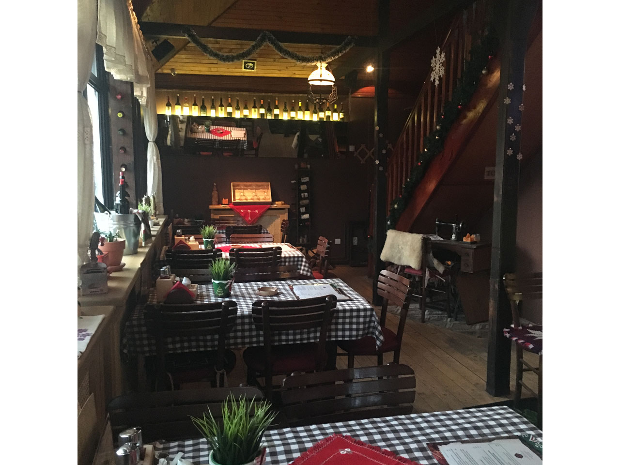 KAHVANA MALI KALEMEGDAN | kafana mali kalemegdan | Restorani | Veliki ...