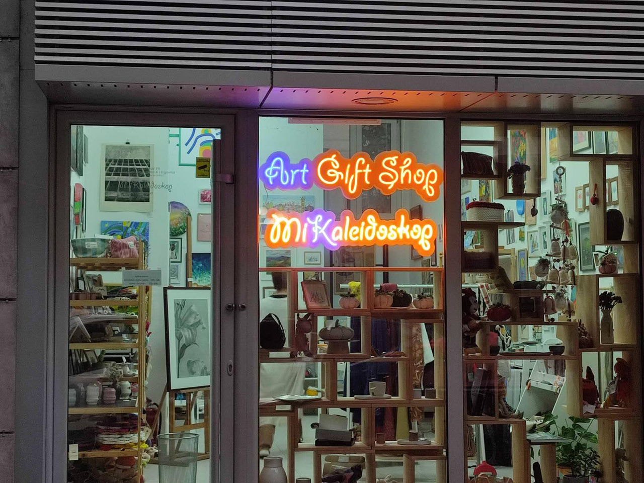 ART & GIFT SHOP MIKALEIDOSKOP | Gift shop | Carigradska 24, Stari grad ...